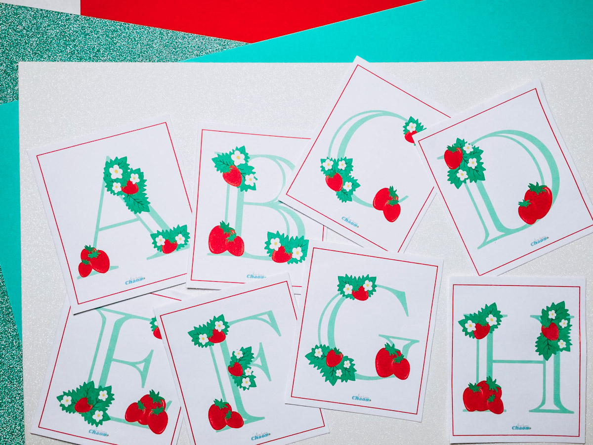 Free Printable Strawberry Alphabet Flash Cards ⋆ Extraordinary Chaos